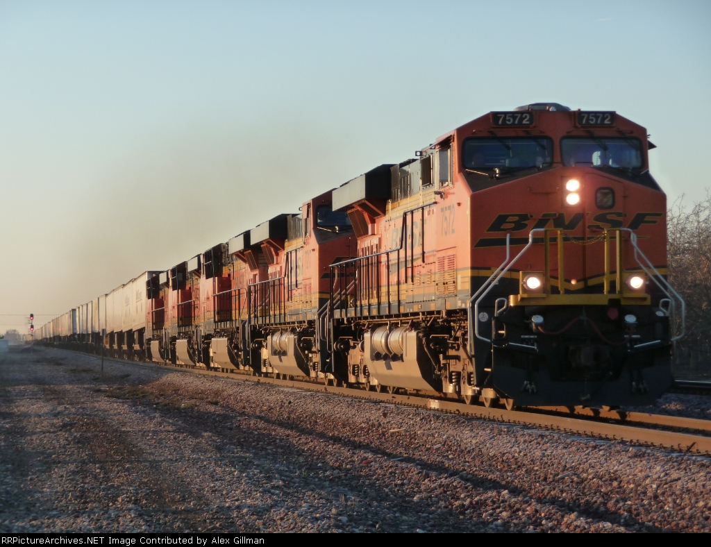 BNSF 7572 West